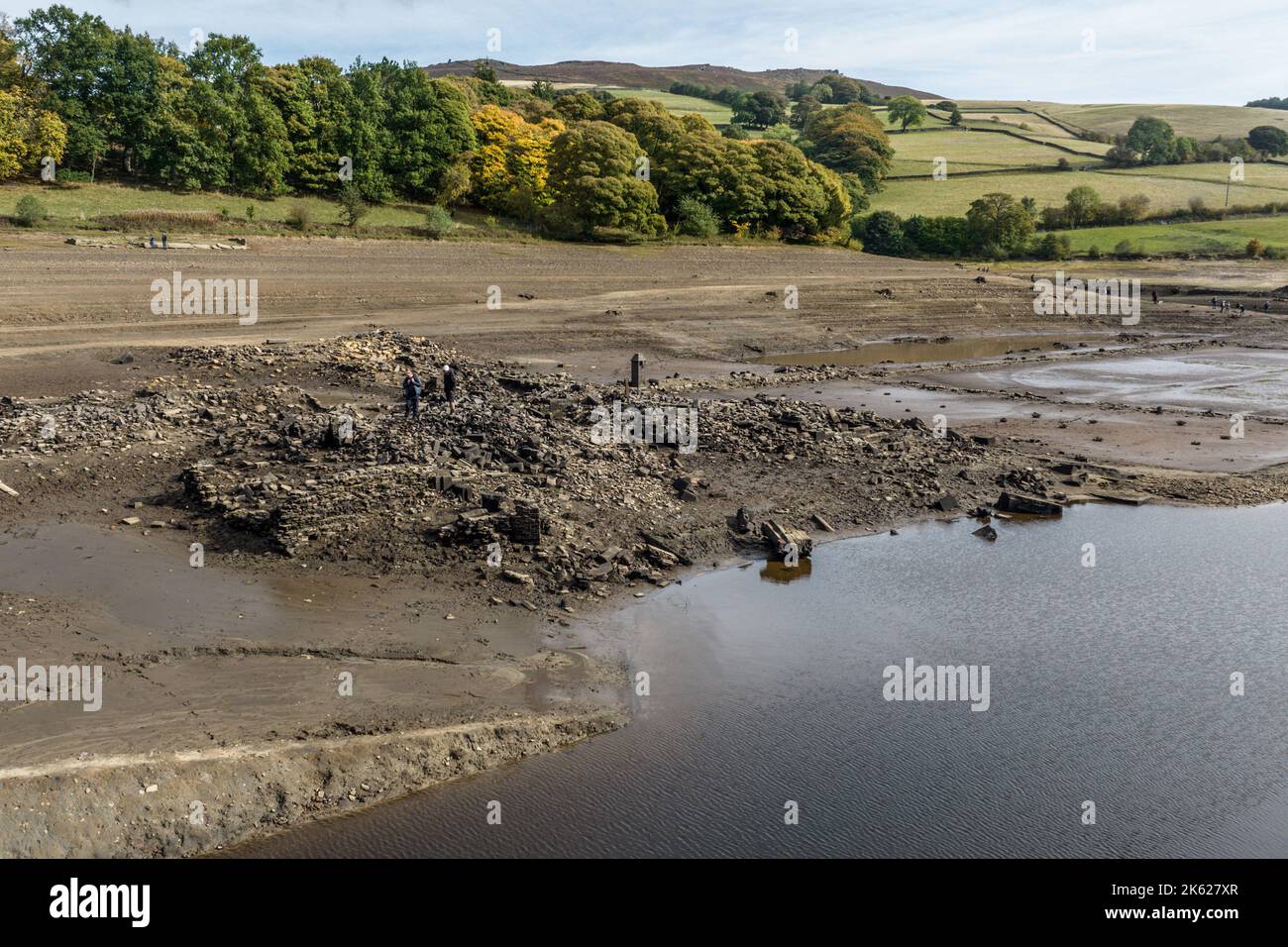 The drowned villages under ladybower reservoir hi-res stock photography ...