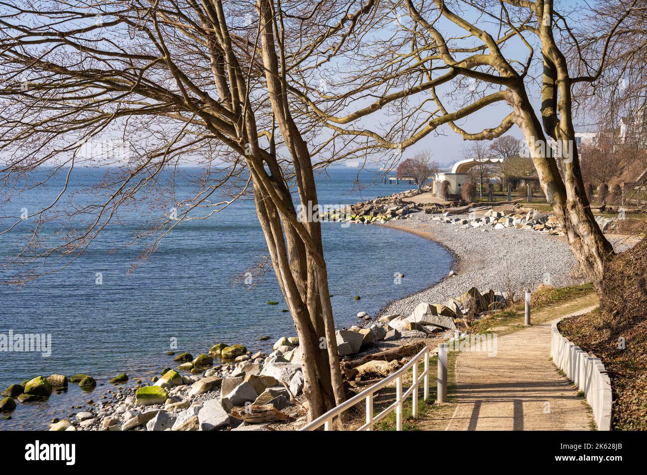 Ostsebad Sassnitz auf der Ostseeinsel Rügen Wanderweg entlang der ...