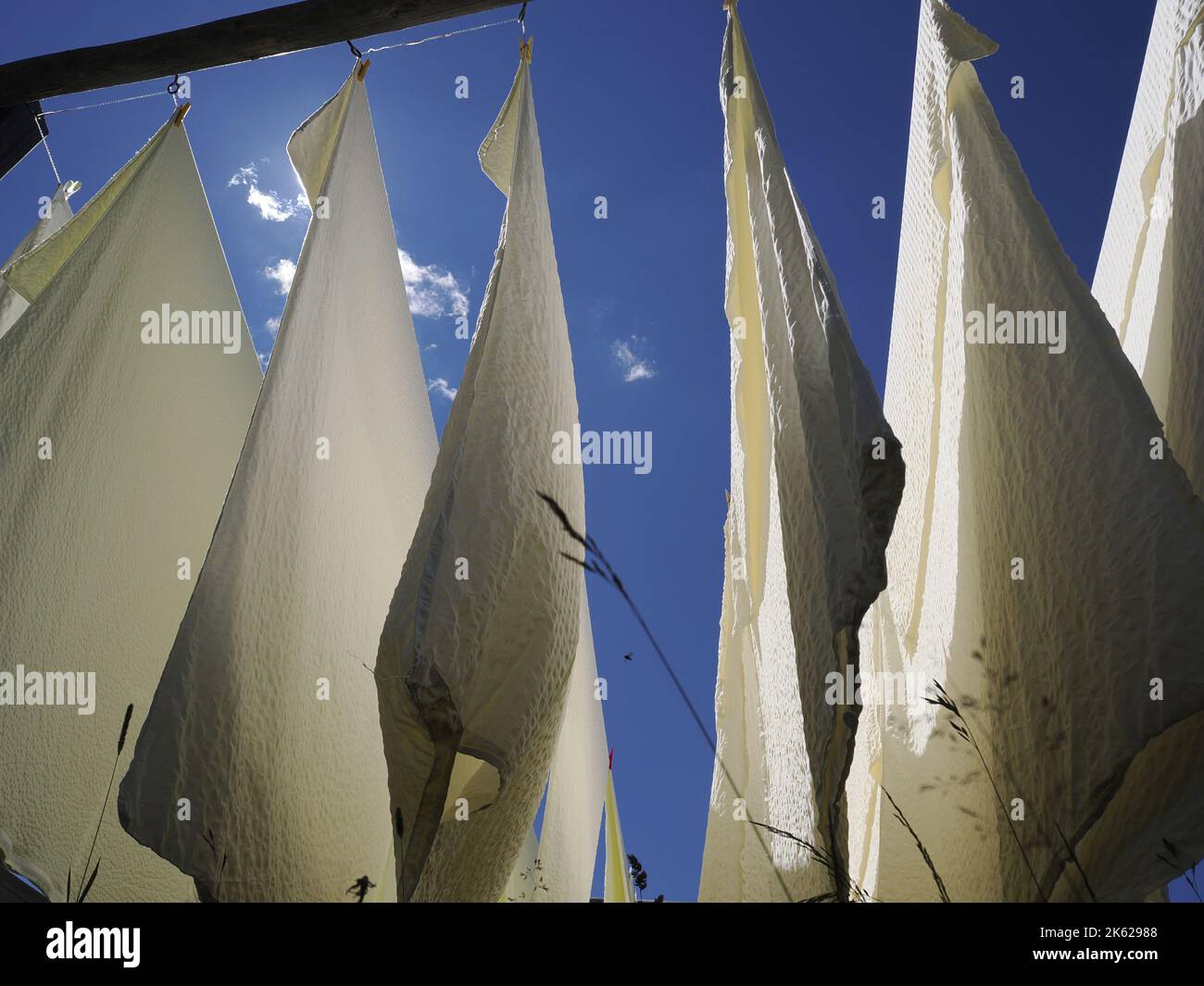 White sheets clothesline hi-res stock photography and images - Alamy