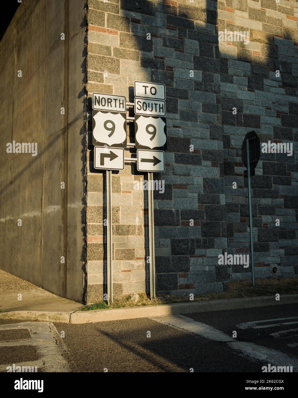 Rectangle road signs hi-res stock photography and images - Alamy