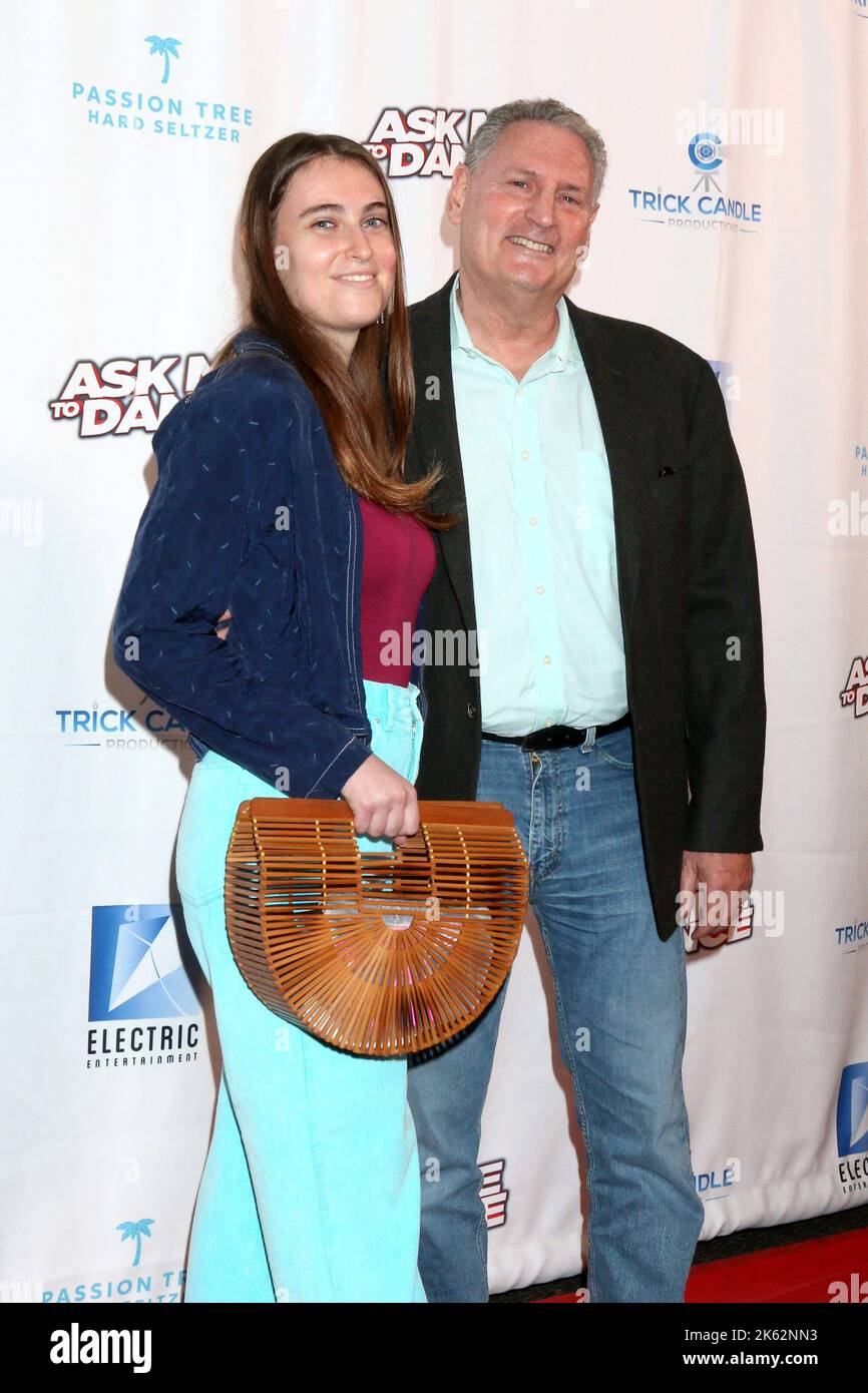 Los Angeles, CA. 6th Oct, 2022. Steve Saltman, daughter at arrivals for ...