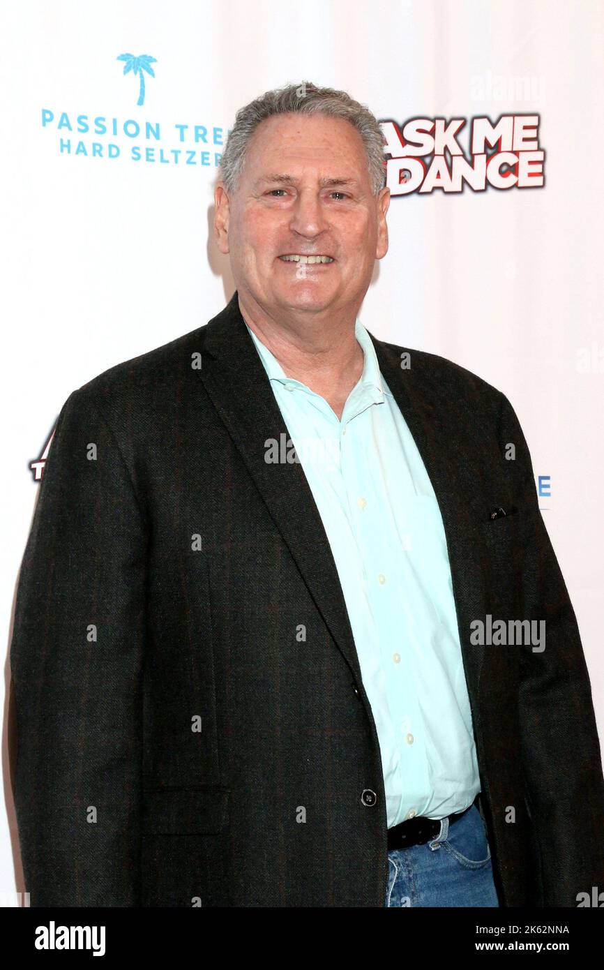 Los Angeles, CA. 6th Oct, 2022. Steve Saltman at arrivals for ASK ME TO ...