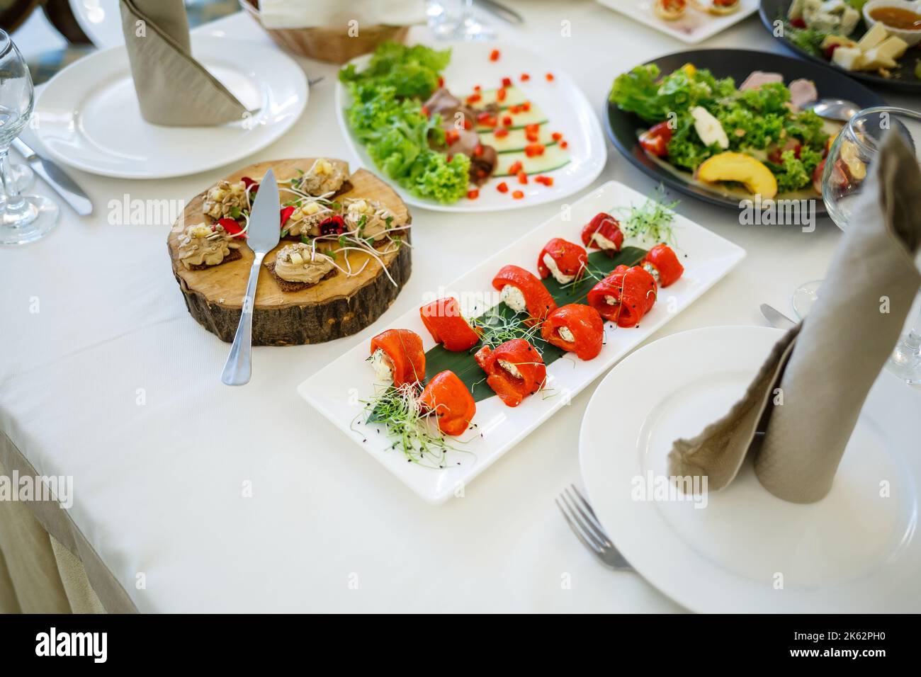Beautiful and delicious restaurant meals Stock Photo - Alamy