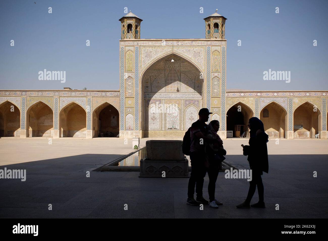 Shiraz, Fars, Iran. 9th Oct, 2022. Iranian women visit Vakil Mosque in ...