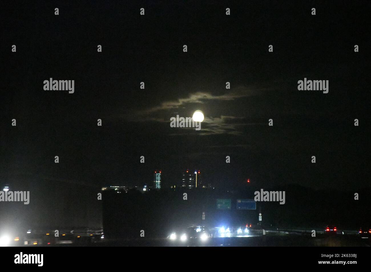 Night street lightd hi-res stock photography and images - Alamy