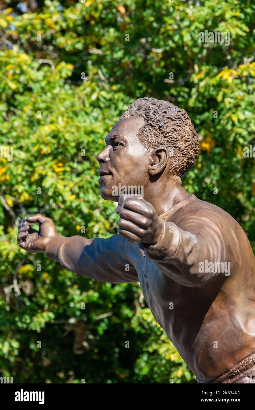 Unveiling of statue of Jack Leslie. First black English footballer ...