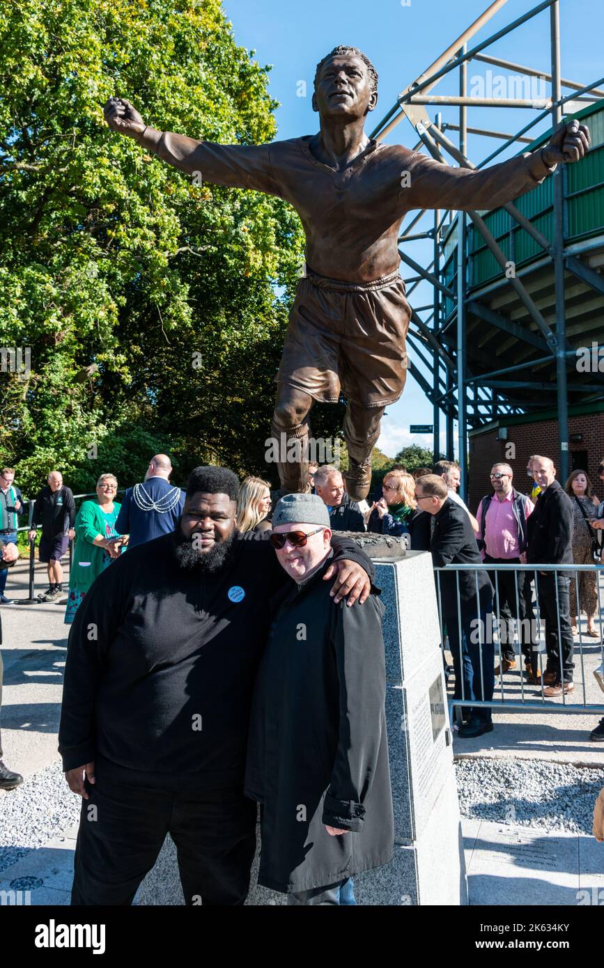 Unveiling of statue of Jack Leslie. First black English footballer ...
