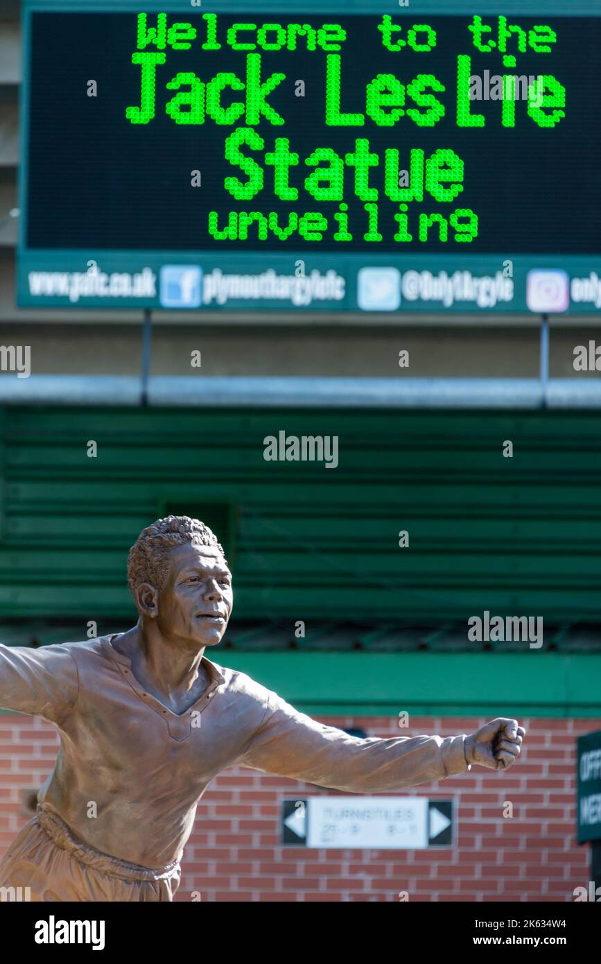 Unveiling of statue of Jack Leslie. First black English footballer ...
