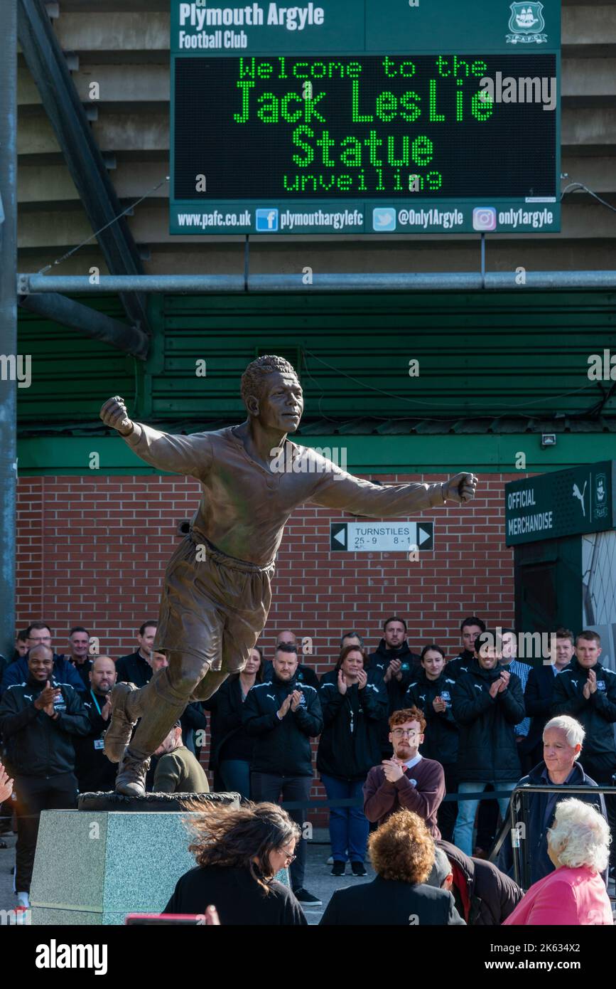 Unveiling of statue of Jack Leslie. First black English footballer ...