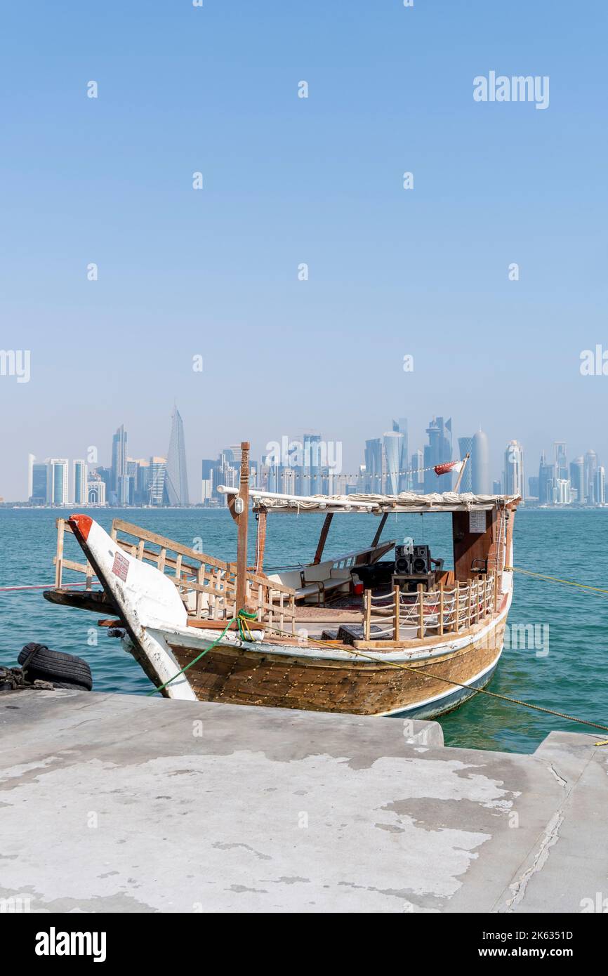 Qatar doha dhow traditional boat hi-res stock photography and images ...
