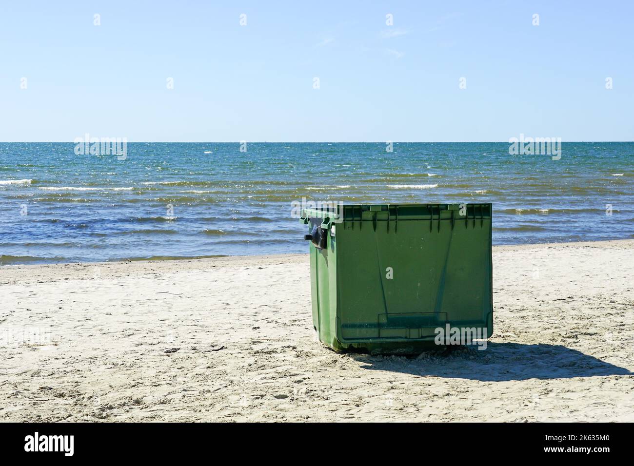 Large green garbage container hi-res stock photography and images - Alamy