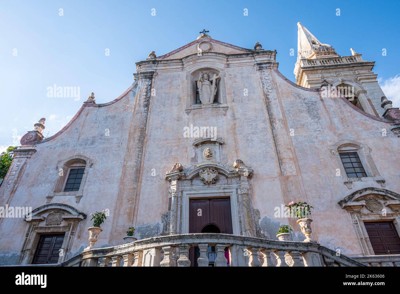 Hurch in the rock hi-res stock photography and images - Alamy