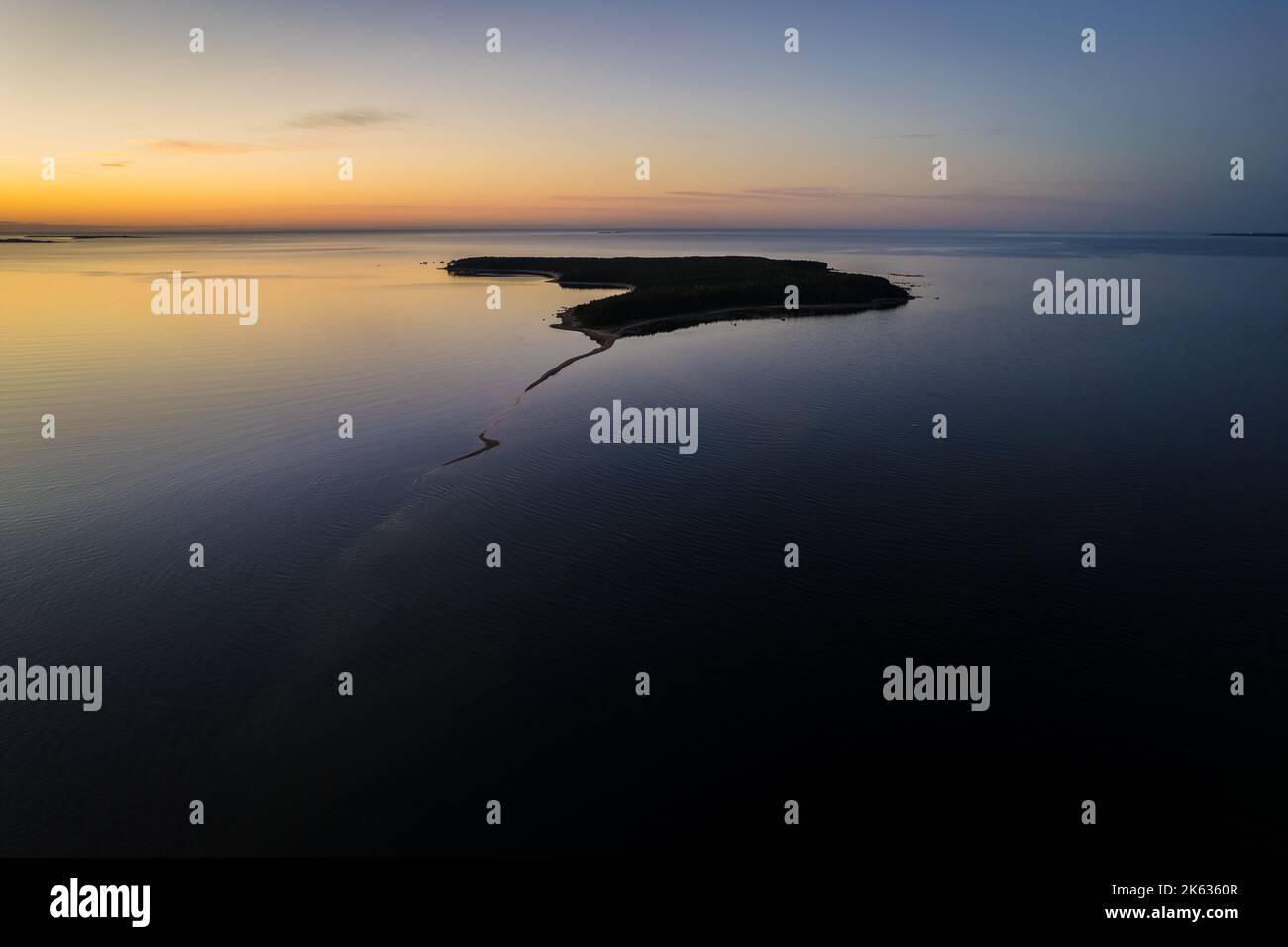 Cinematic ocean view hi-res stock photography and images - Alamy