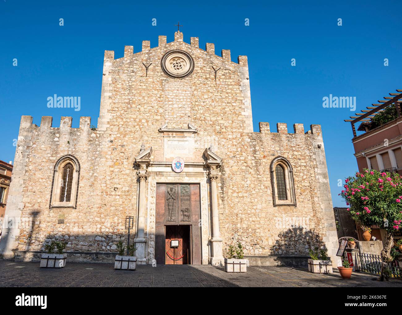 Hurch hi-res stock photography and images - Alamy