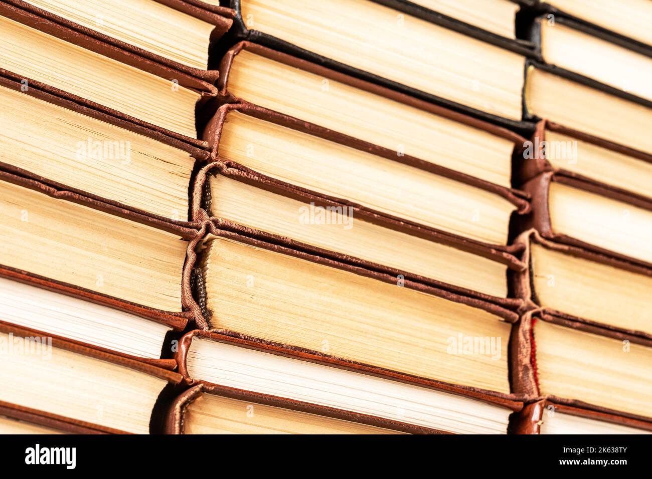 Book piles hi-res stock photography and images - Alamy