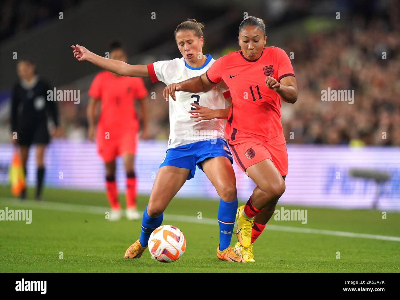 Czech Republic's Eliska Sonntagova (left) and England's Lauren James ...