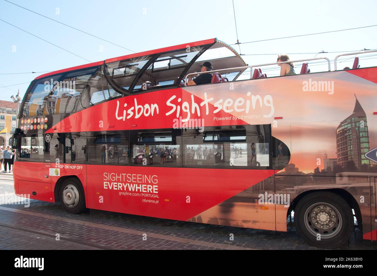 Lisbon portugal tourists visiting hi-res stock photography and images ...
