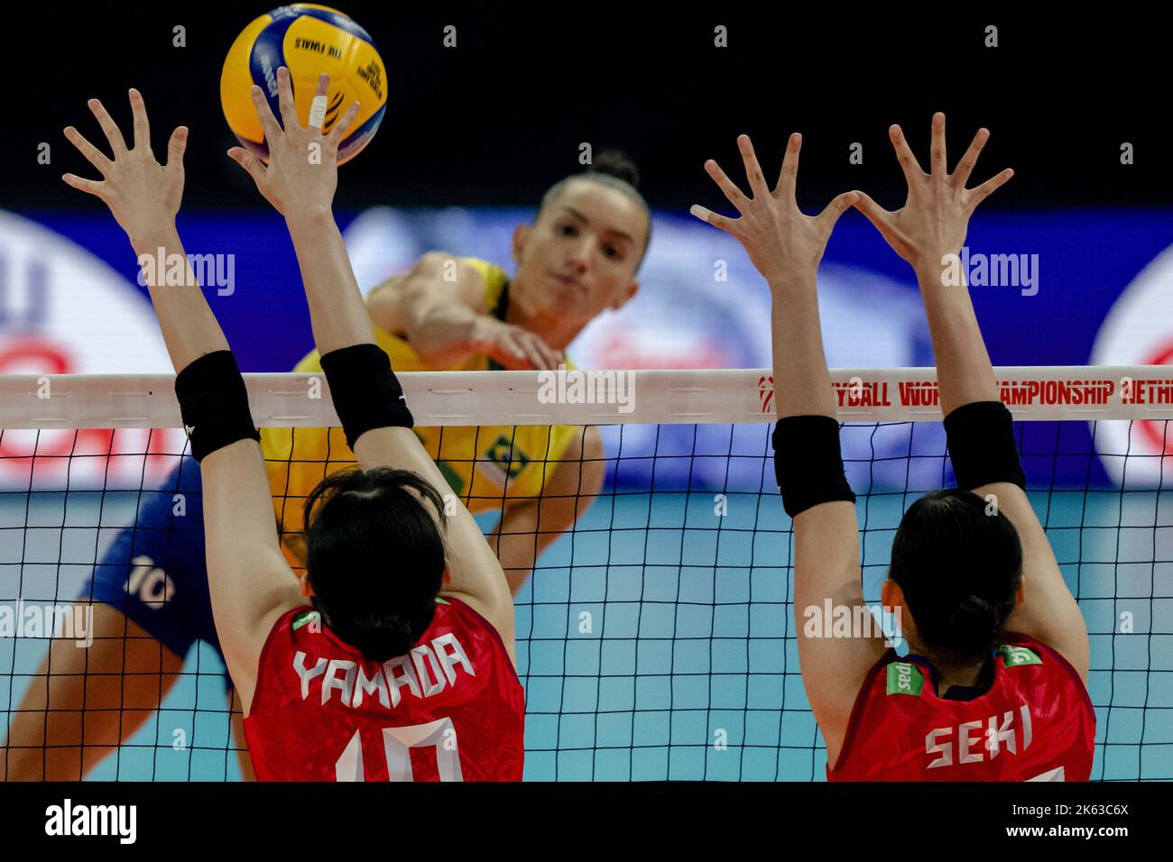APELDOORN - Nichika Yamada and Seki Nanami of Japan in action against ...