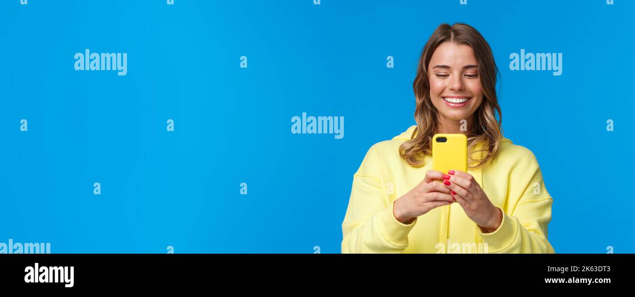 Close-up portrait joyful smiling and entertained caucasian female ...
