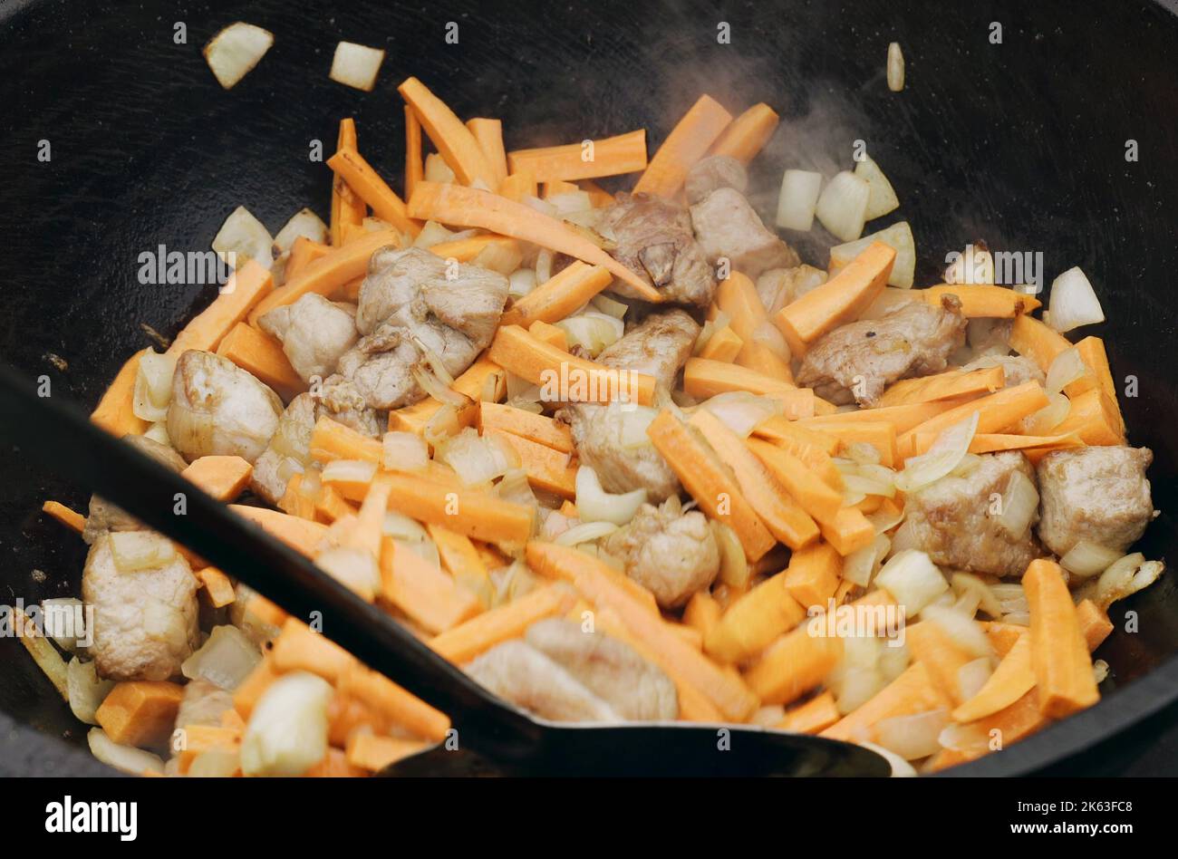 Steam rises from cauldron hi-res stock photography and images - Alamy