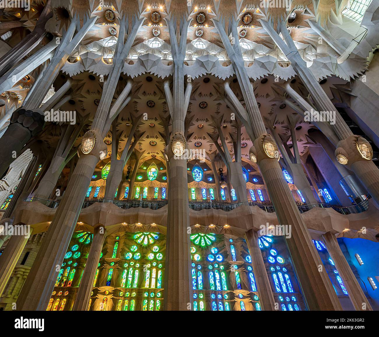 La basilika de la sagrada familia hi-res stock photography and images ...