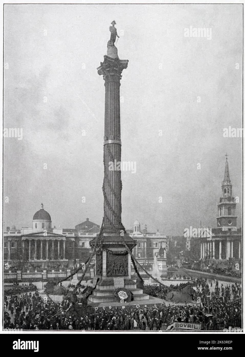 Crowds gather round Nelson's column in Trafalgar Square to celebrate ...
