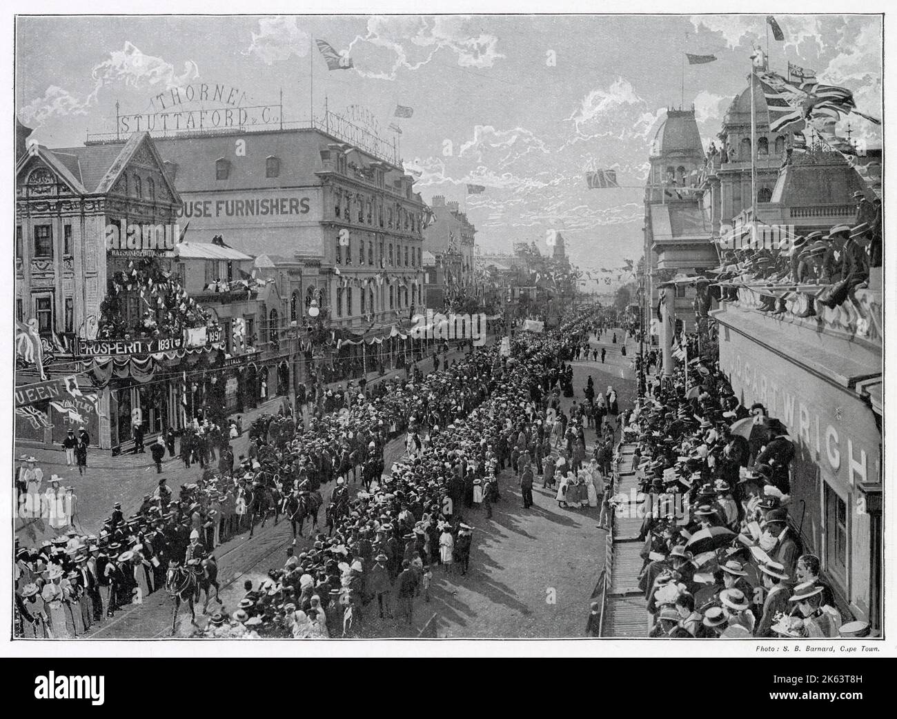 Adderley Street, crowds gather to watch thoroughfare going past, with ...