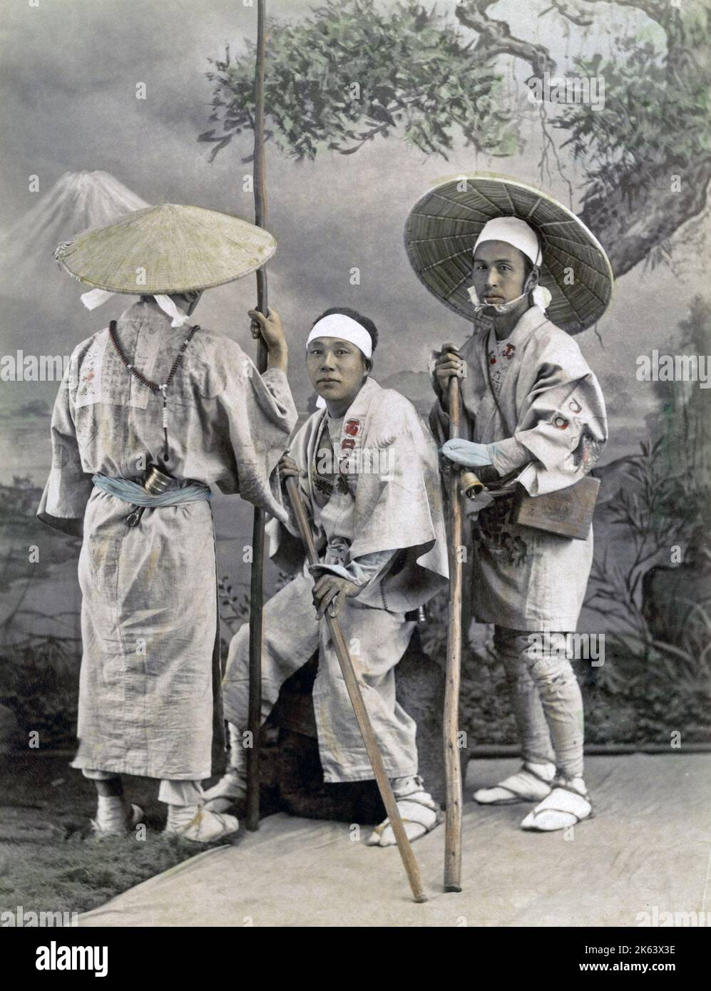Pilgrims to Mount Fuiji, japan 1880s Stock Photo - Alamy