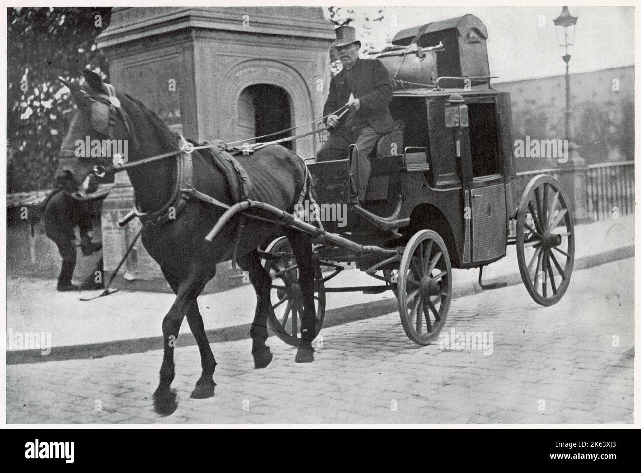 Horse driven cab hi-res stock photography and images - Alamy