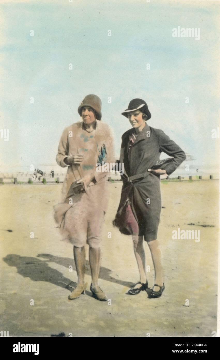 1920s beach fashion hi-res stock photography and images - Alamy