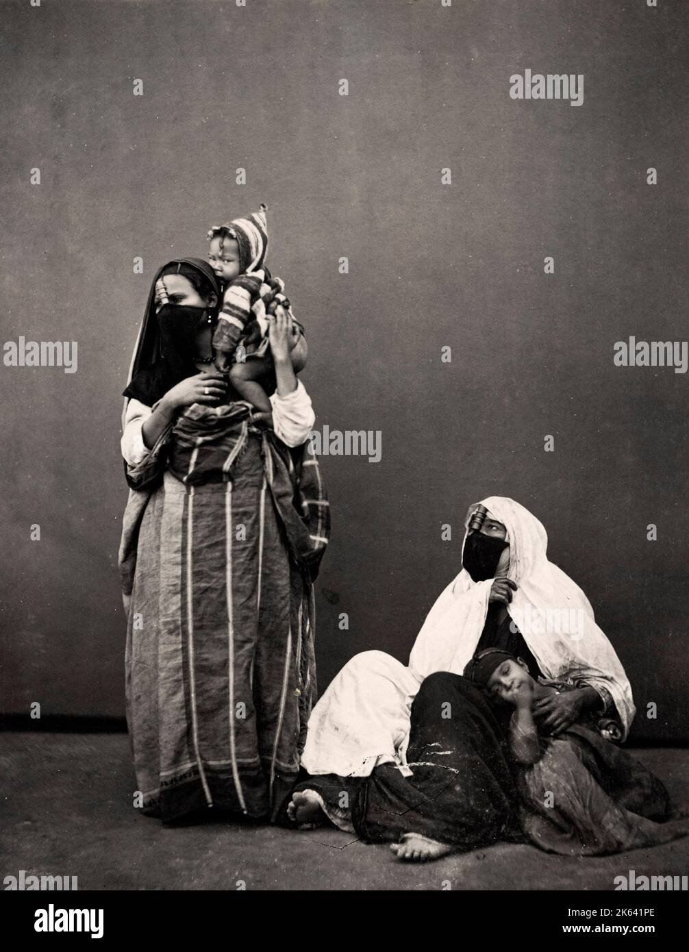 Fellahin with children hi-res stock photography and images - Alamy