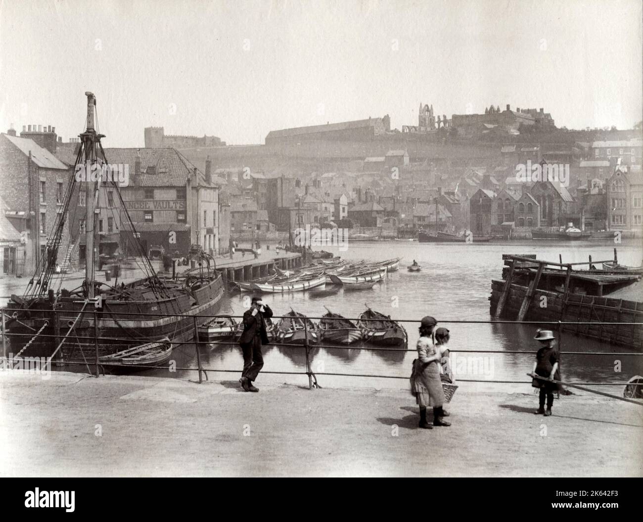 Whitby yorkshire harbour historical hi-res stock photography and images ...