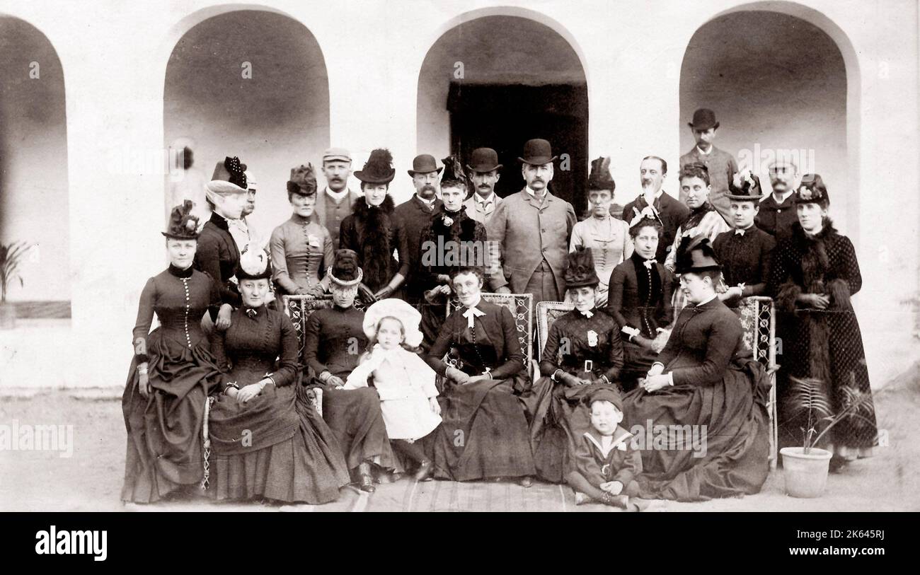 Early 1900s family portrait hi-res stock photography and images - Alamy