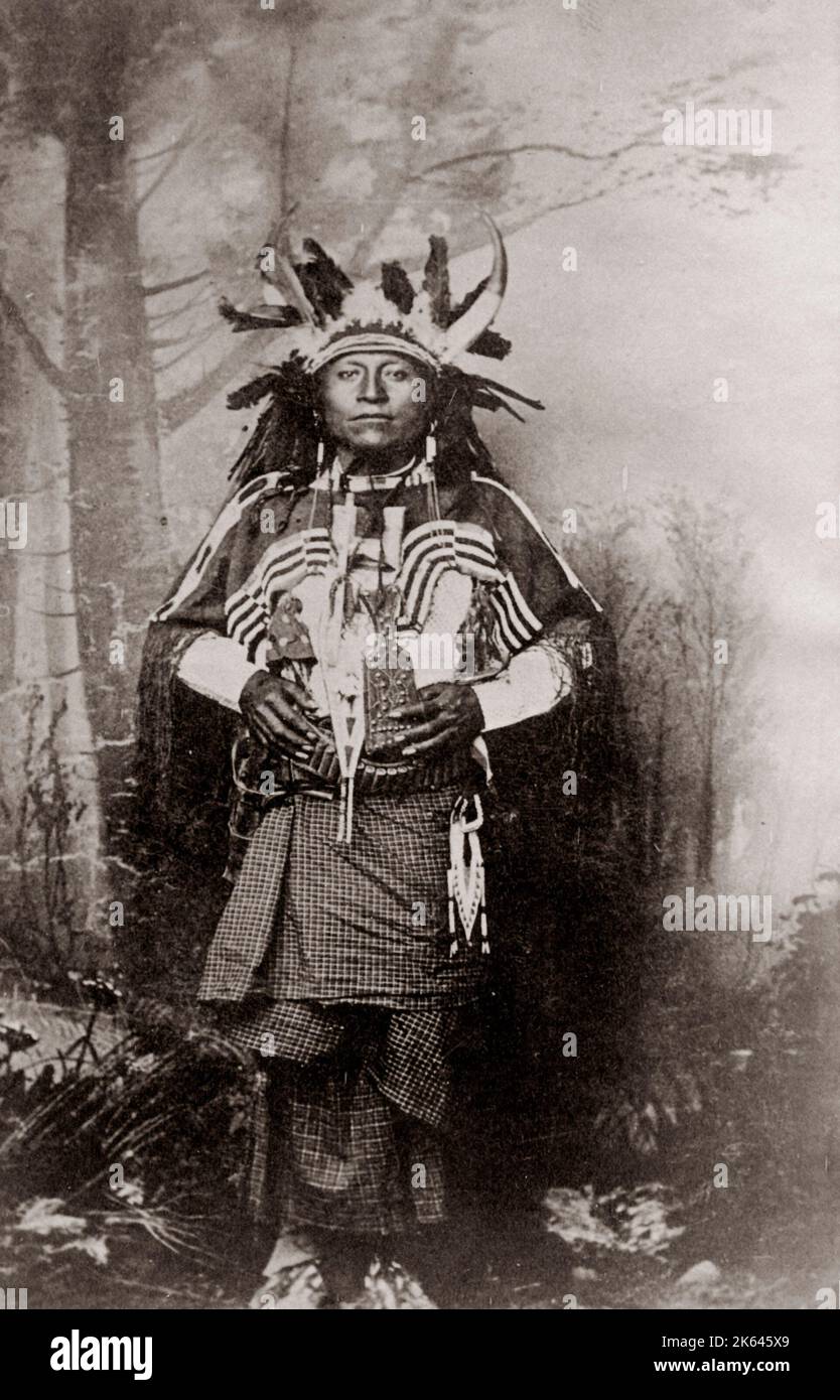 Old native american photo hi-res stock photography and images - Alamy
