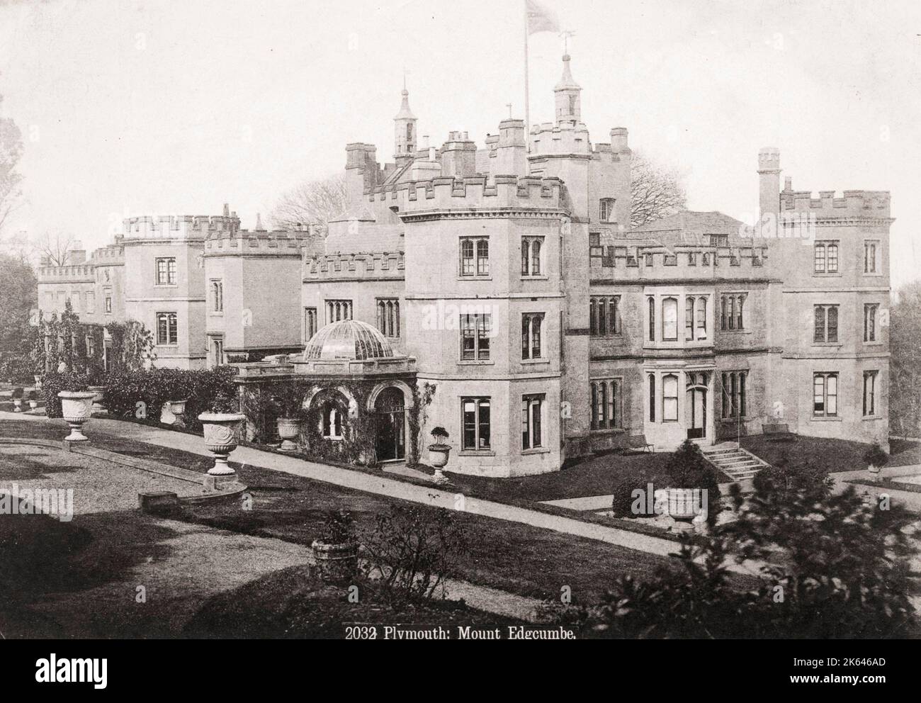 Mount edgecumbe house hi-res stock photography and images - Alamy