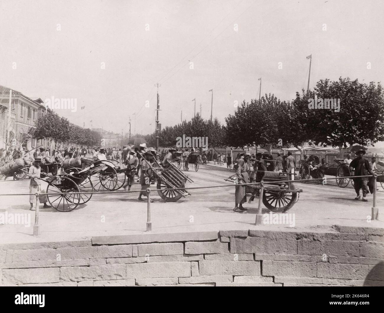 Hand carts hi-res stock photography and images - Alamy