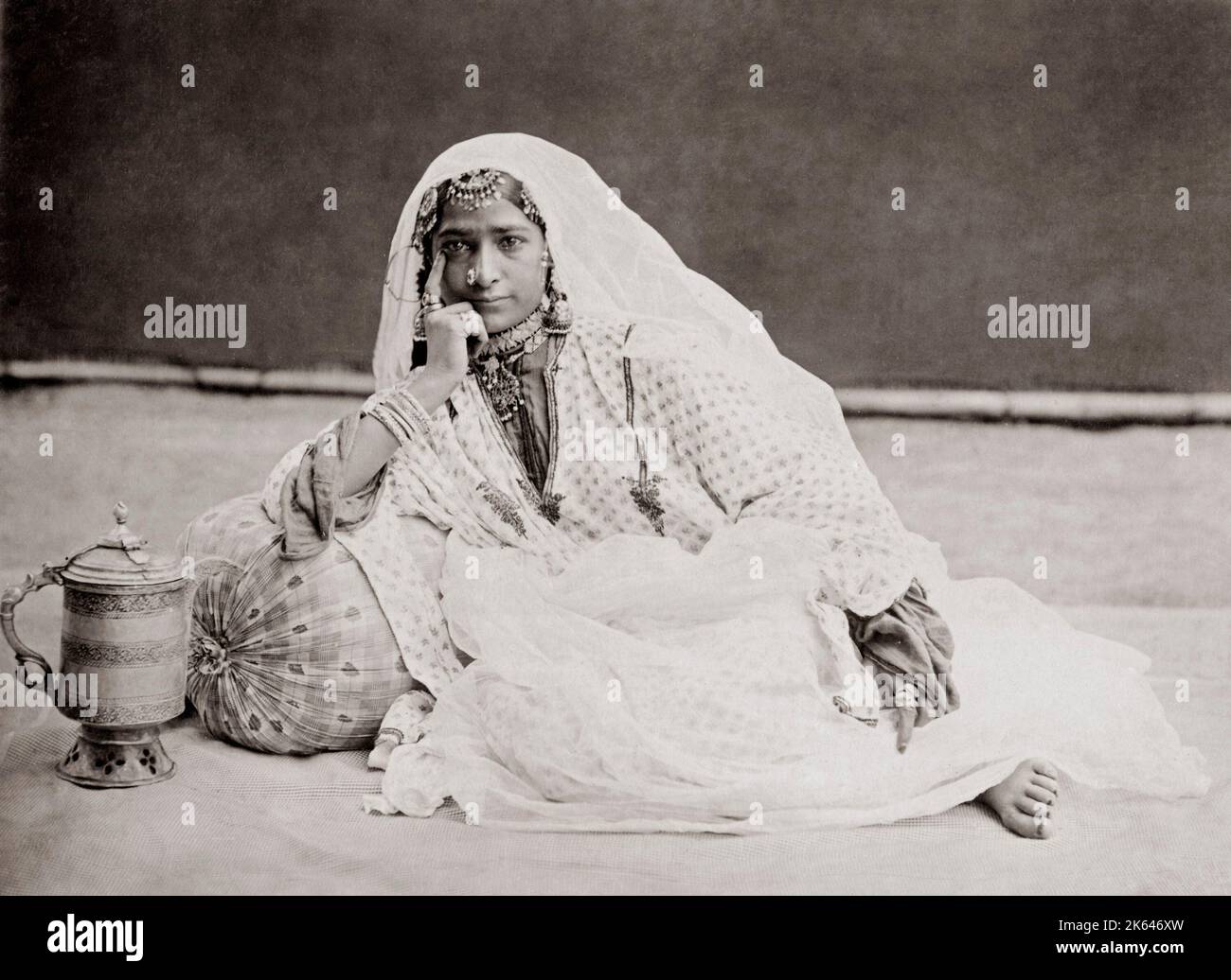 Kashmir kashmiri woman hi-res stock photography and images - Alamy