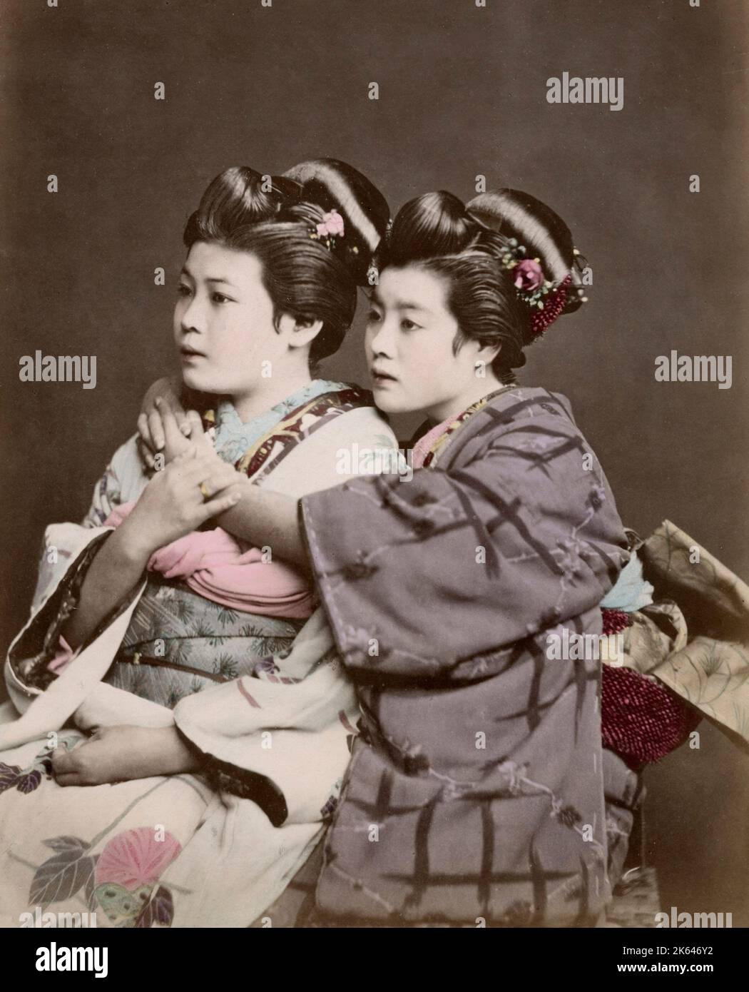 c. 1880s Japan - two geishas Stock Photo - Alamy