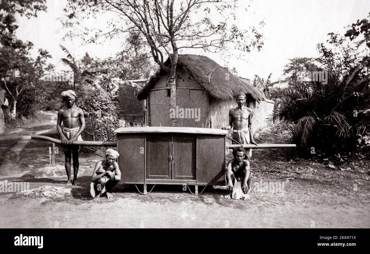 Palanquin history hi-res stock photography and images - Alamy