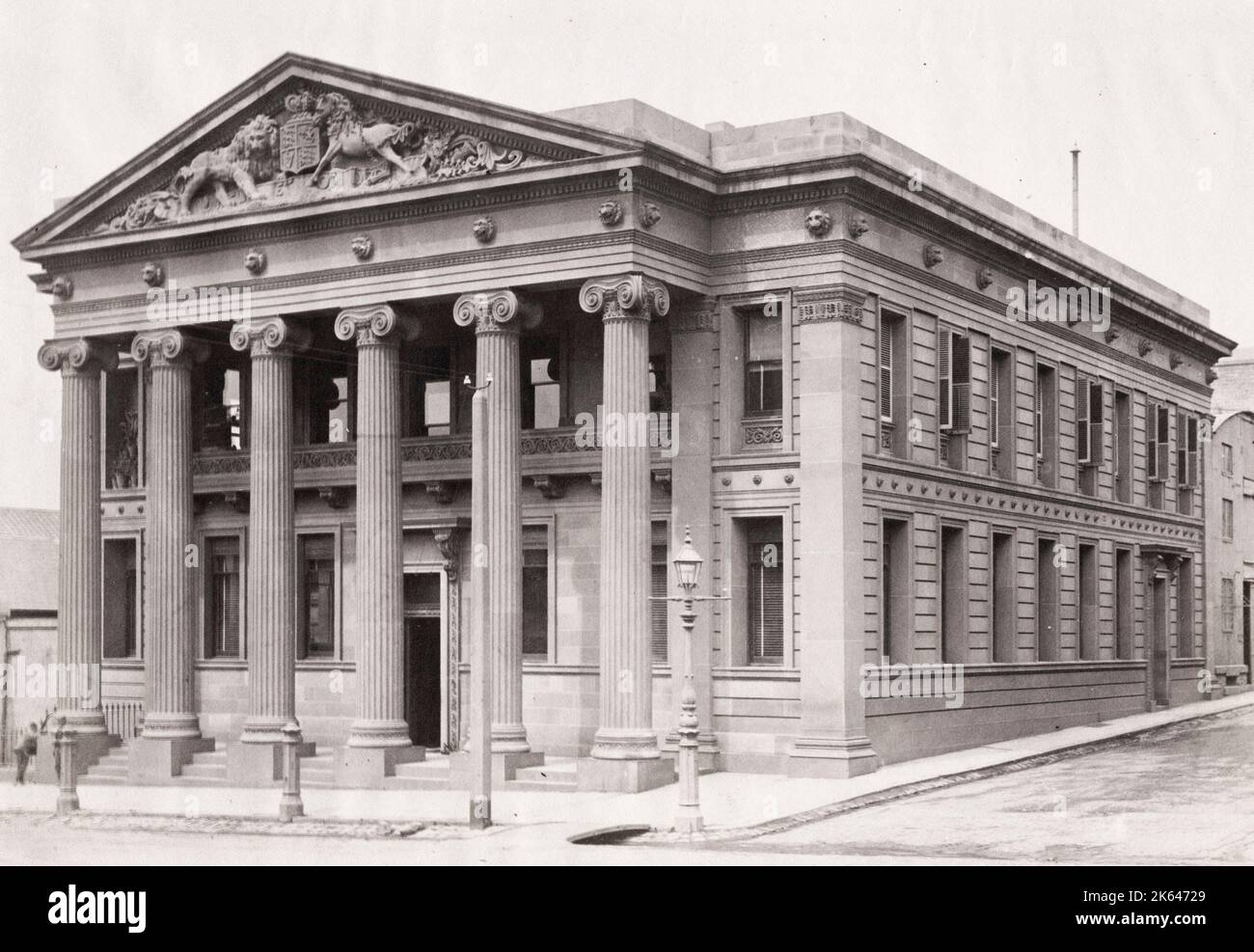 Vintage bank building hi-res stock photography and images - Alamy