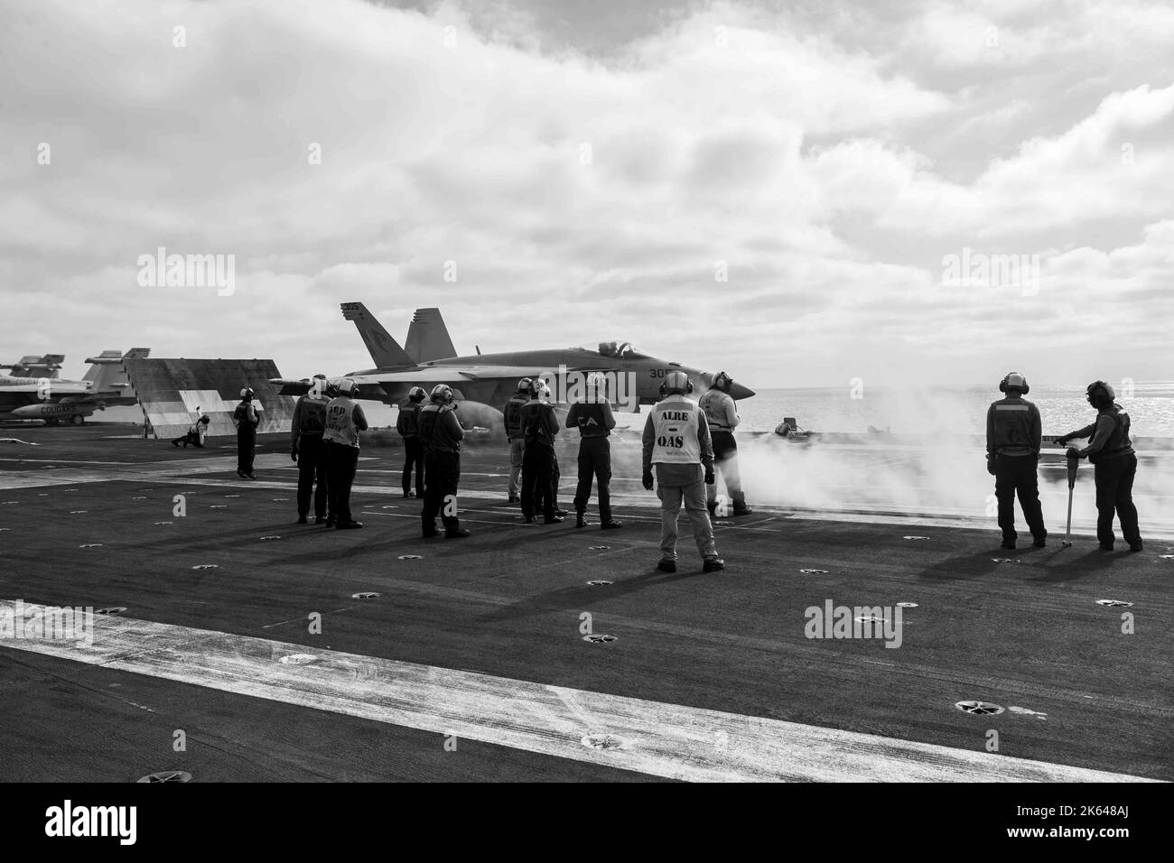 221010-N-DU622-1005 PACIFIC OCEAN (Oct. 10, 2022) An F/A-18E Super ...