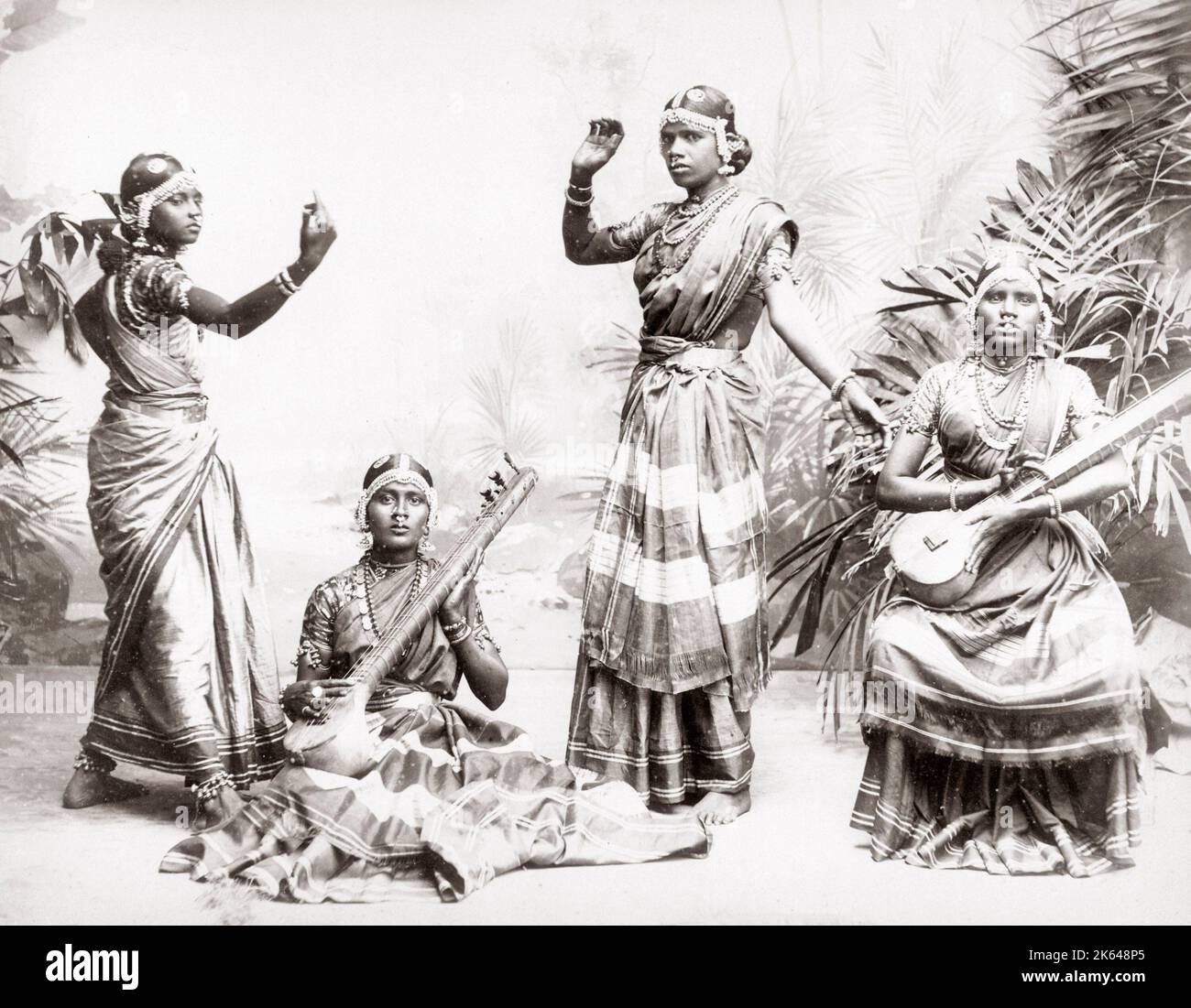 Dancers and musicians, India, c.1880's Stock Photo - Alamy