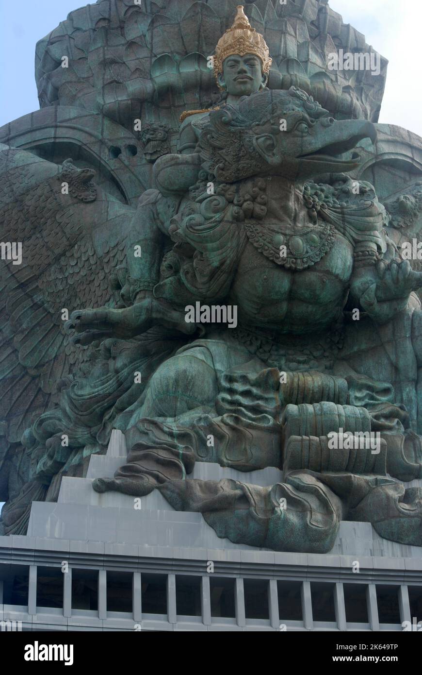 Statue of lord wisnu hi-res stock photography and images - Alamy