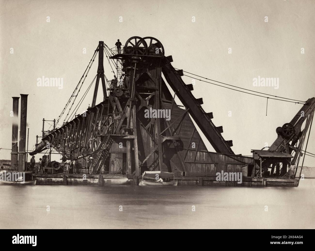 Dredging barge cranes hi-res stock photography and images - Alamy