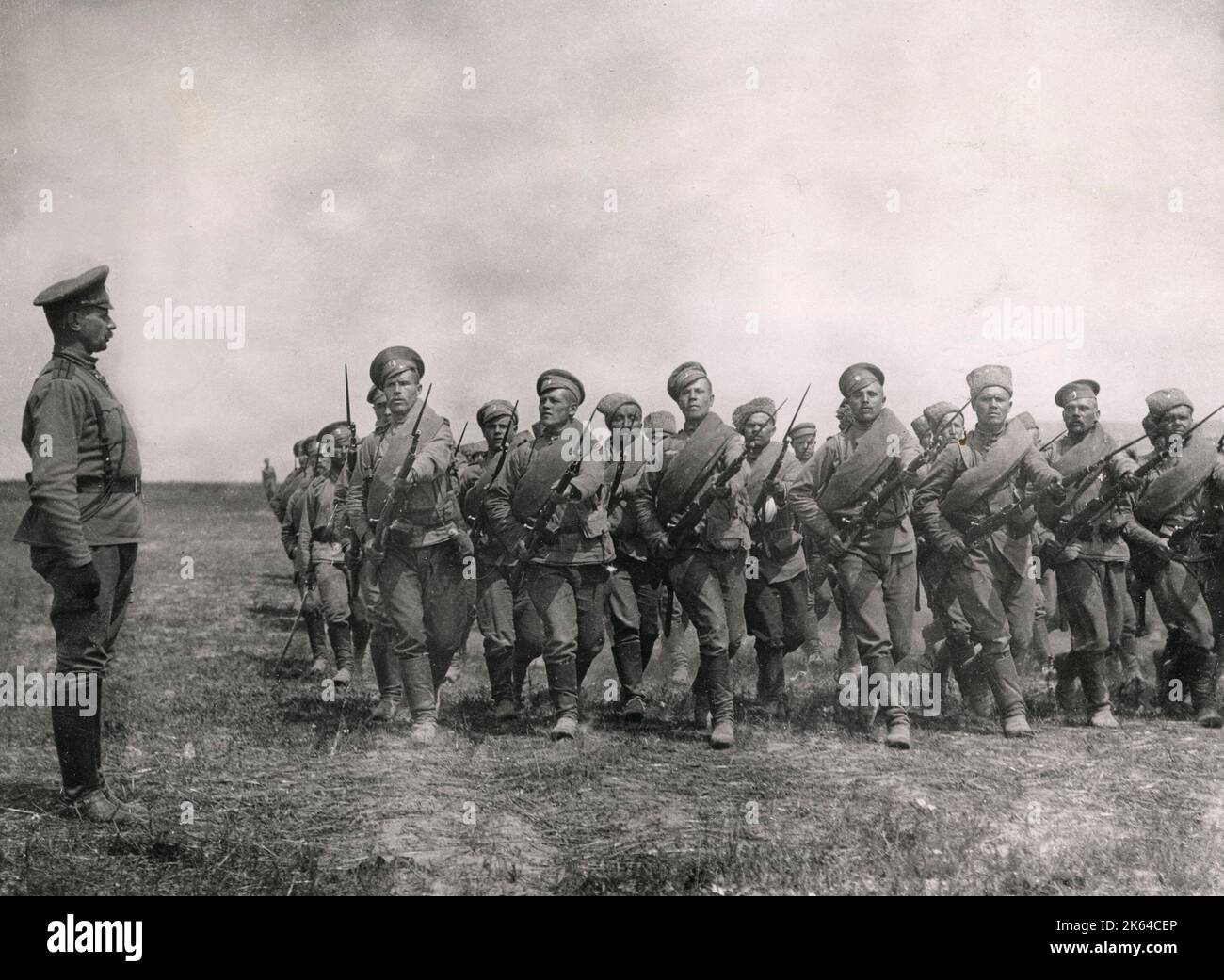 Russian troops drilling for the defence of Riga, Latvia, World War I ...