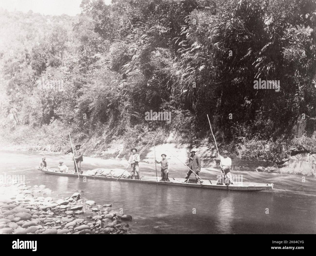 Maori canoe 19th century hi-res stock photography and images - Alamy