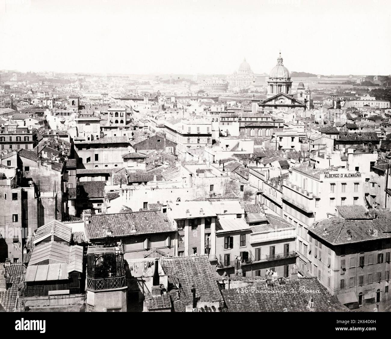 Rome street view hi-res stock photography and images - Alamy