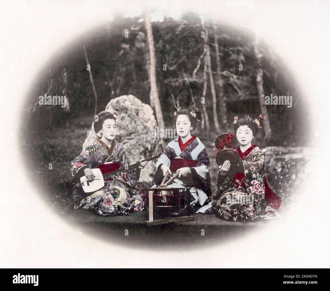 c. 1880s Japan - musicians Stock Photo - Alamy