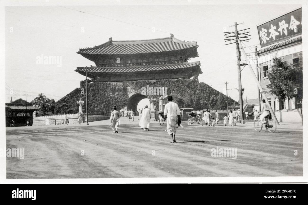 Early 20th century photograph: City Gate, Seoul, Korea, c.1910 Stock ...