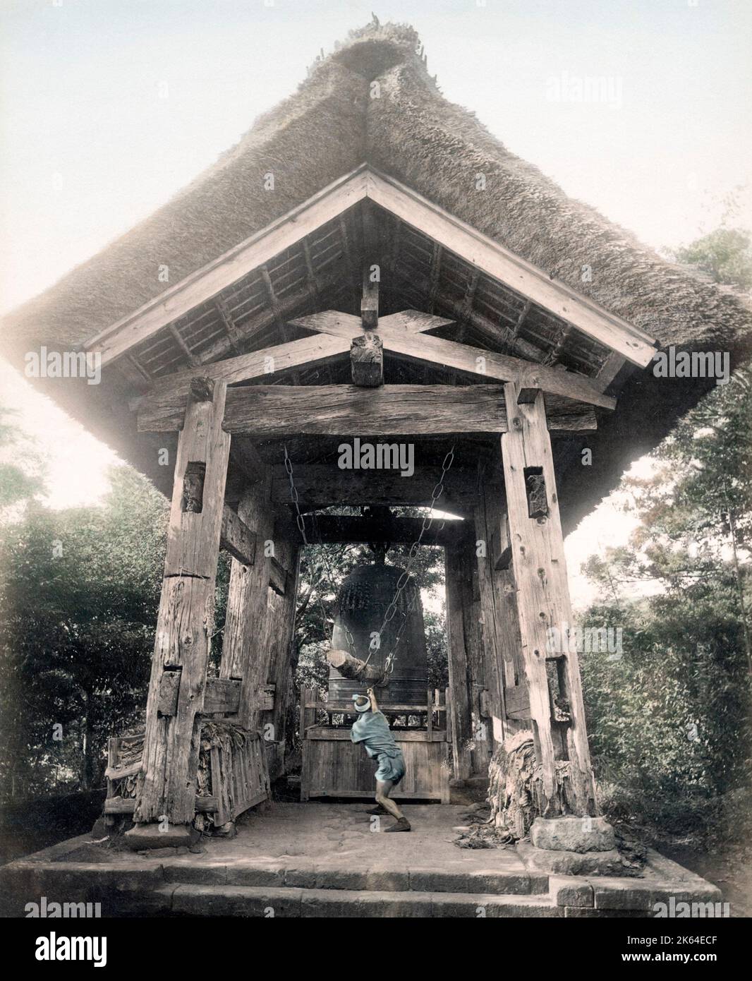 Japan historic bell hi-res stock photography and images - Alamy